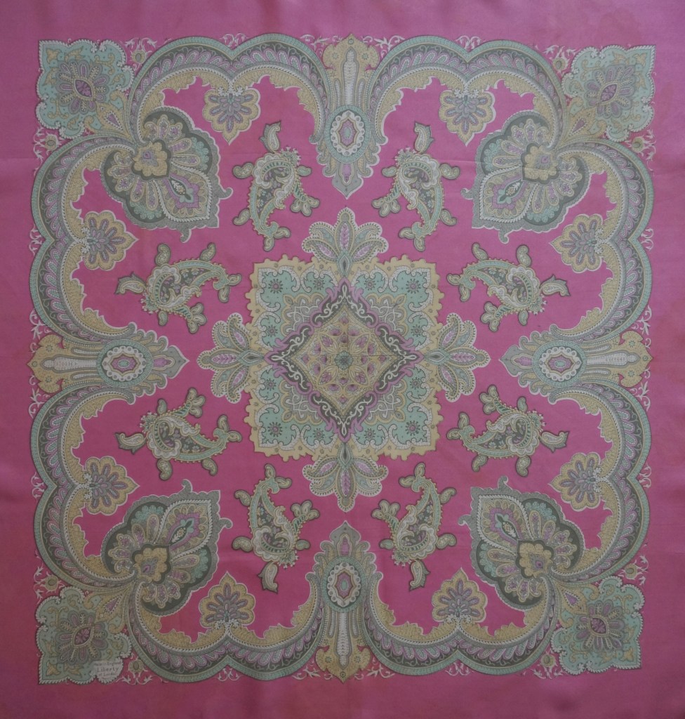 Paisley – a Bohemian & Timeless Symbol in Textiles and Interior Design ...