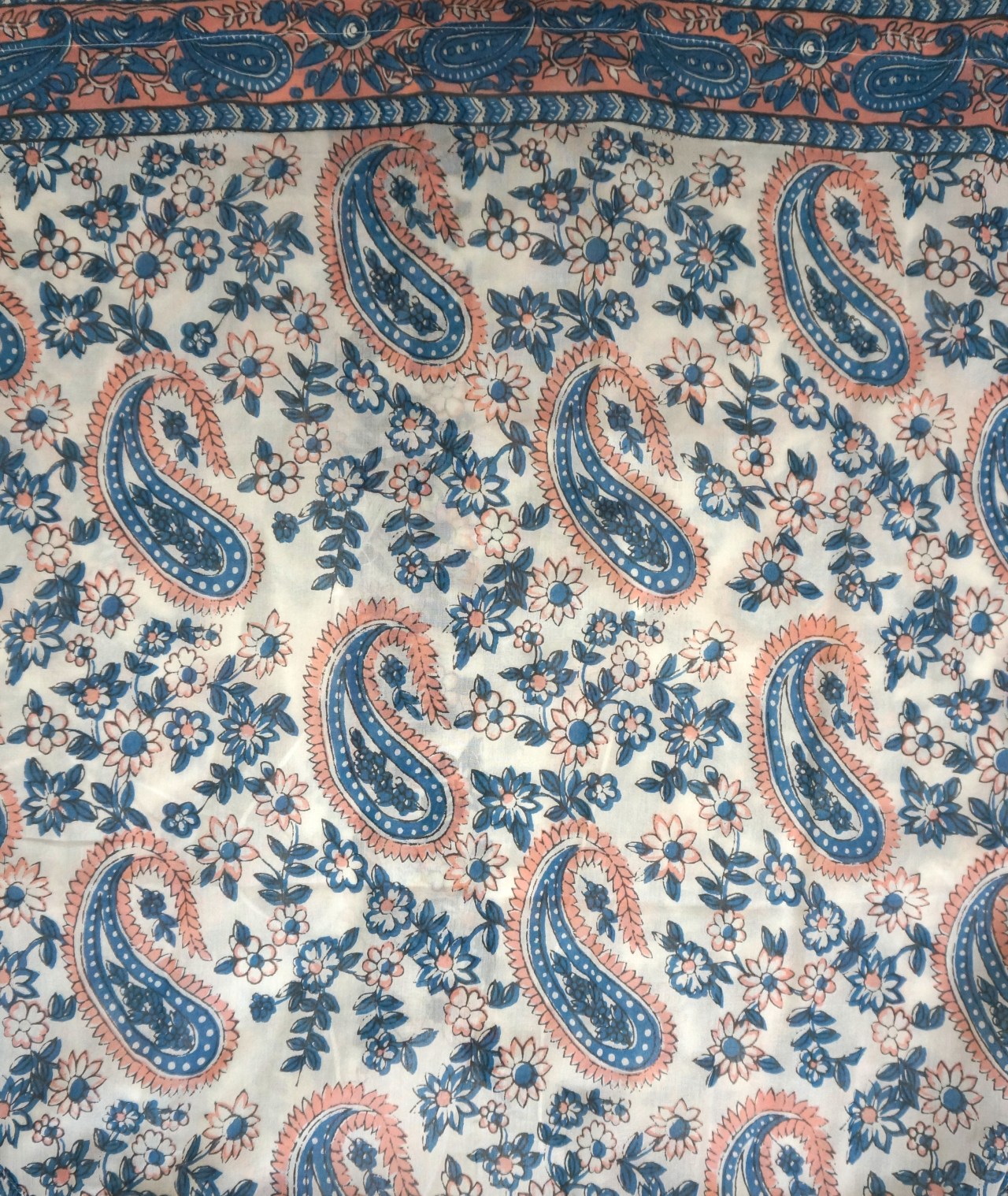 Paisley – a Bohemian & Timeless Symbol in Textiles and Interior Design ...