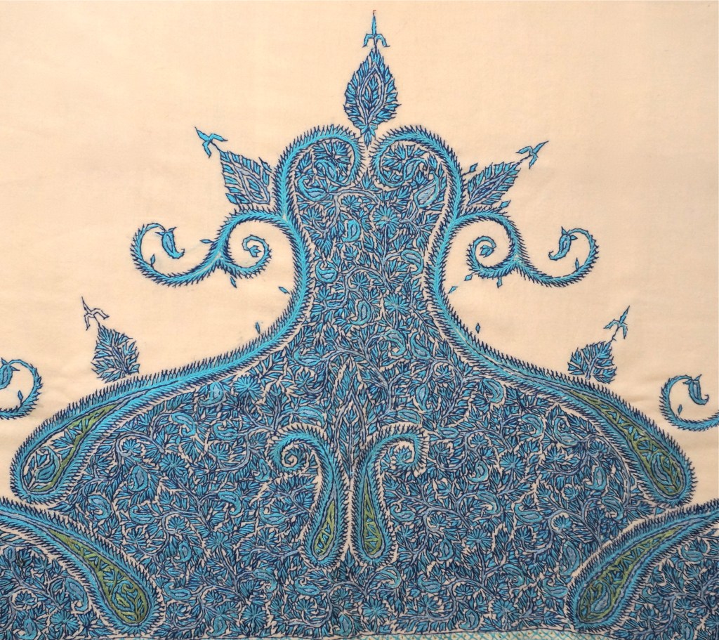 Paisley – a Bohemian & Timeless Symbol in Textiles and Interior Design ...